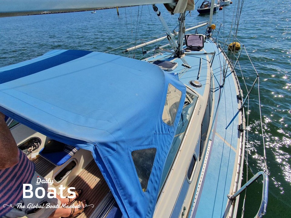 1988 Maxi Yachts 33 for sale. View price, photos and Buy 1988 Maxi ...