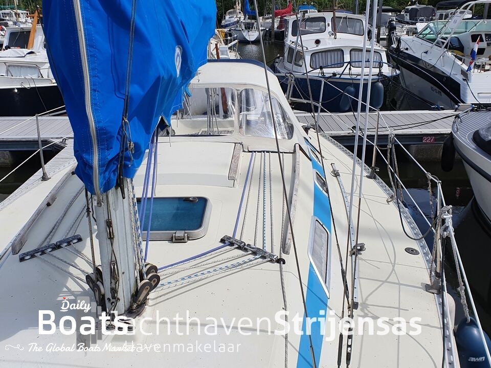 1988 Elan 33 for sale. View price, photos and Buy 1988 Elan 33 #334422