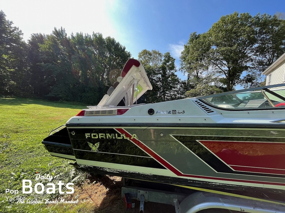 1988 Formula Boats 242 Ls for sale. View price, photos and Buy 1988 ...
