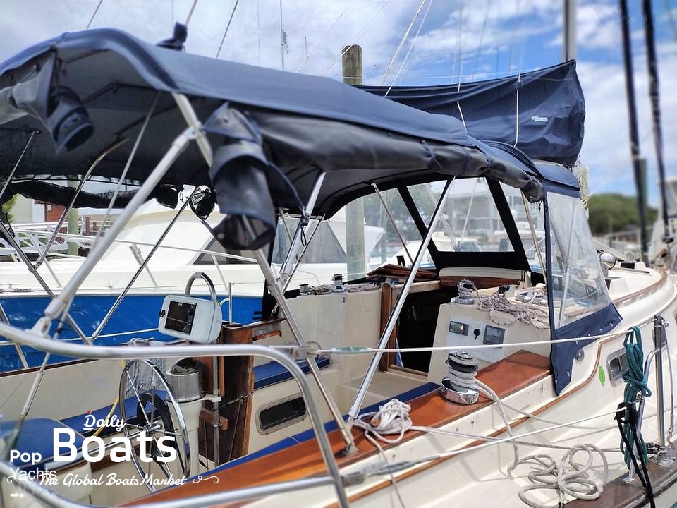 1991 Island Packet 35 for sale. View price, photos and Buy 1991 Island ...