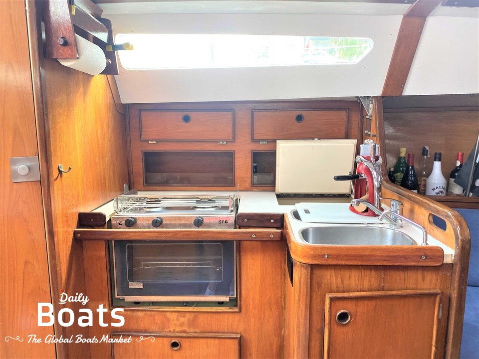 1985 Jeanneau Sun Rise 34 for sale. View price, photos and Buy 1985 ...