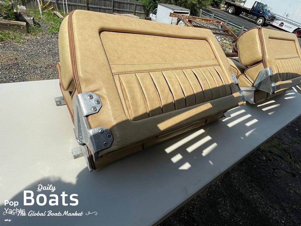 1985 Chris-Craft Commander 282 Sport Fish for sale. View price, photos ...