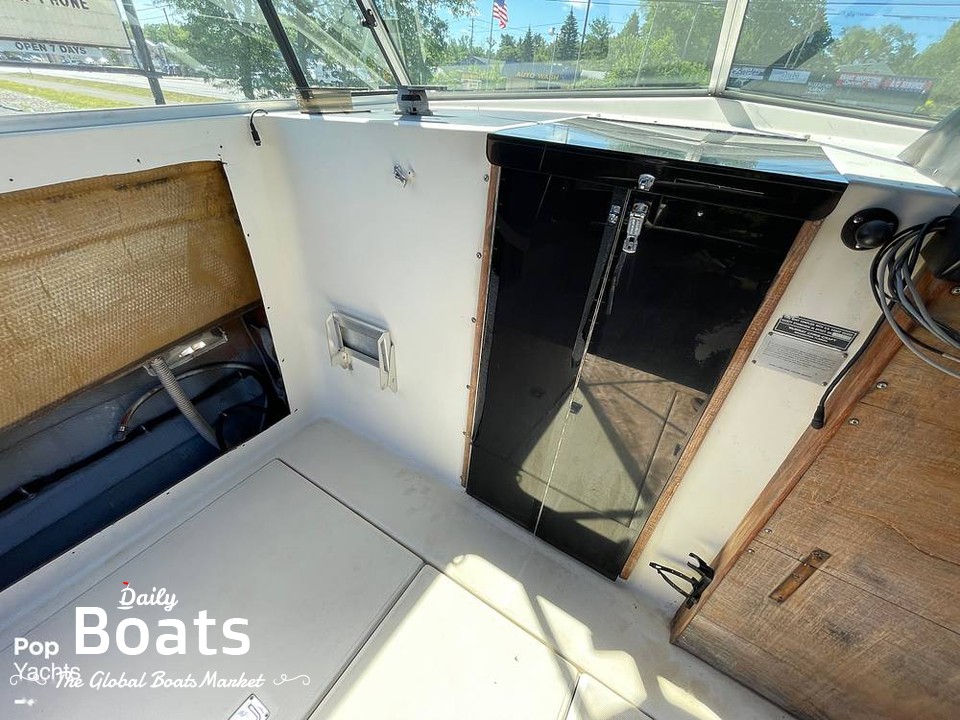 1985 Chris-Craft Commander 282 Sport Fish for sale. View price, photos ...