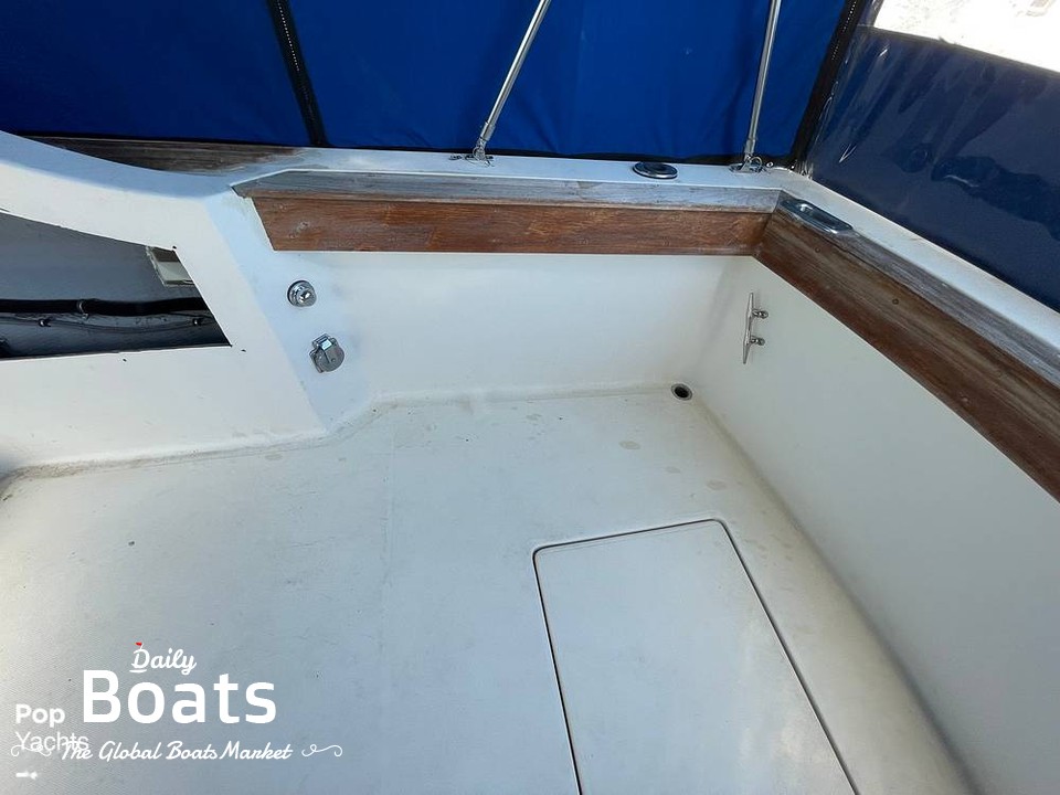 1985 Chris-Craft Commander 282 Sport Fish for sale. View price, photos ...