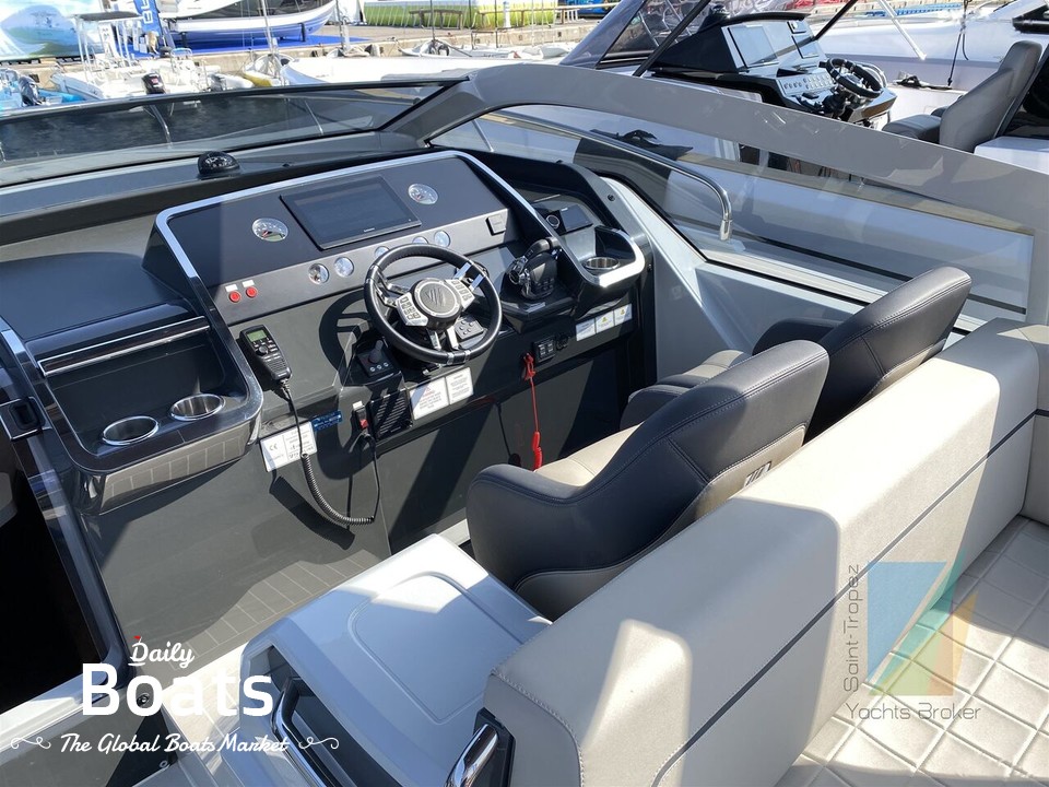 2021 Fairline F-Line 33 for sale. View price, photos and Buy 2021 ...