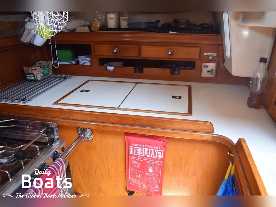 1992 Island Packet 38 for sale. View price, photos and Buy 1992 Island ...