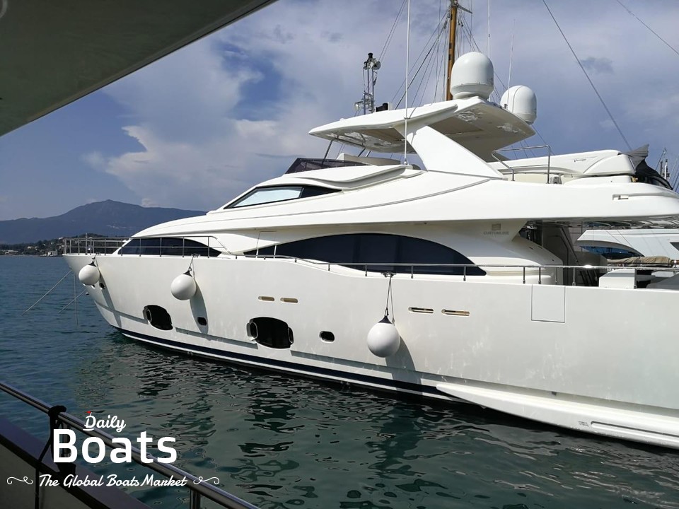 2009 Custom Line 97 for sale. View price, photos and Buy 2009 Custom ...