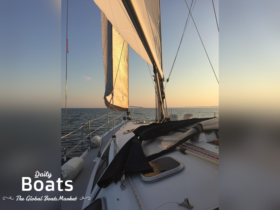 1999 Hunter 410 for sale. View price, photos and Buy 1999 Hunter 410 ...