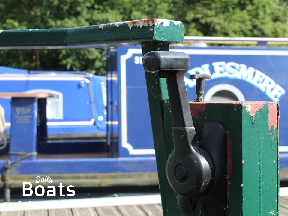 1999 Narrowboat 50' Hallmark Cruiser Stern for sale. View price, photos ...