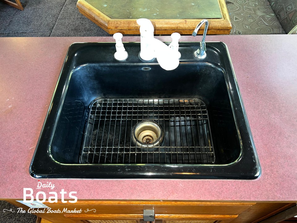 1986 Bayliner 4550 Motoryacht for sale. View price, photos and Buy 1986 ...