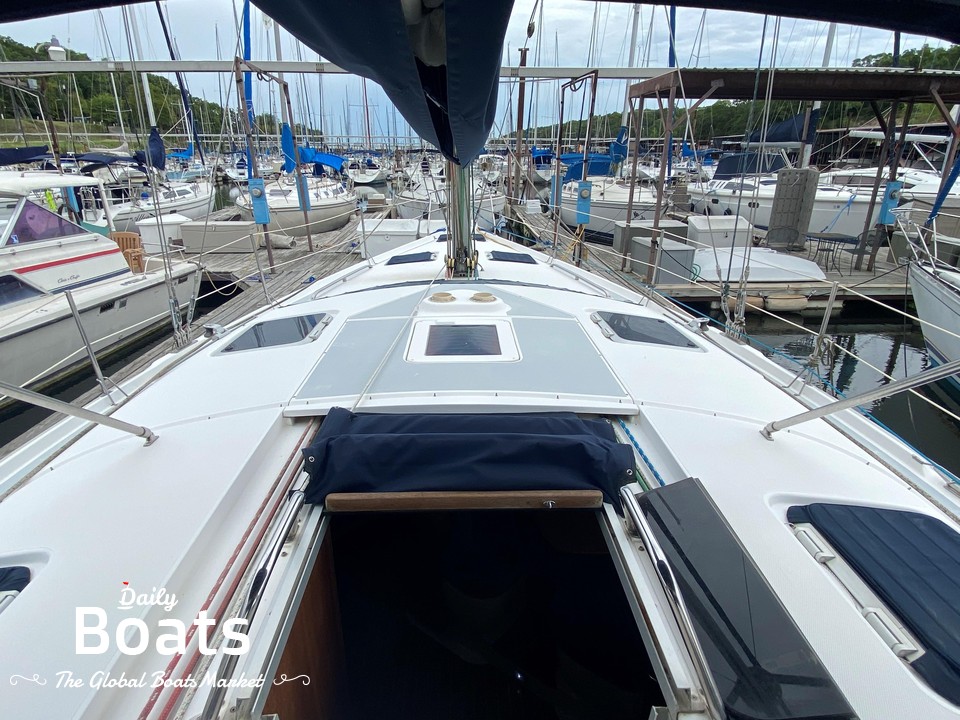 1998 Hunter 430 for sale. View price, photos and Buy 1998 Hunter 430 ...