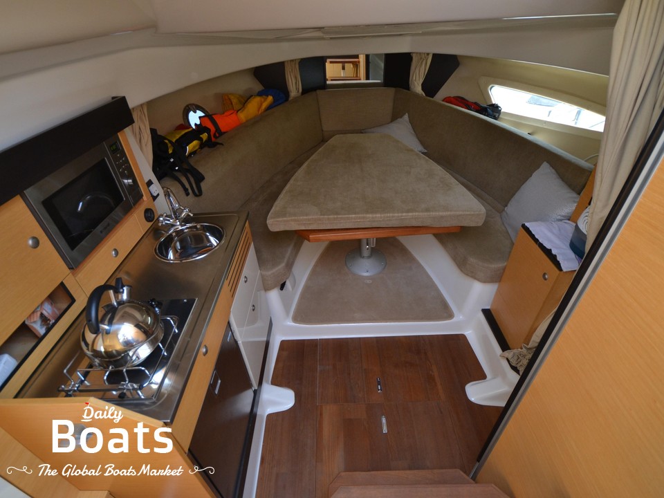2010 Cranchi Zaffiro 29 for sale. View price, photos and Buy 2010 ...