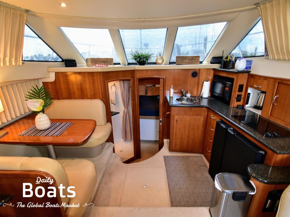 2006 Carver 41 Cockpit Motor Yacht for sale. View price, photos and Buy ...