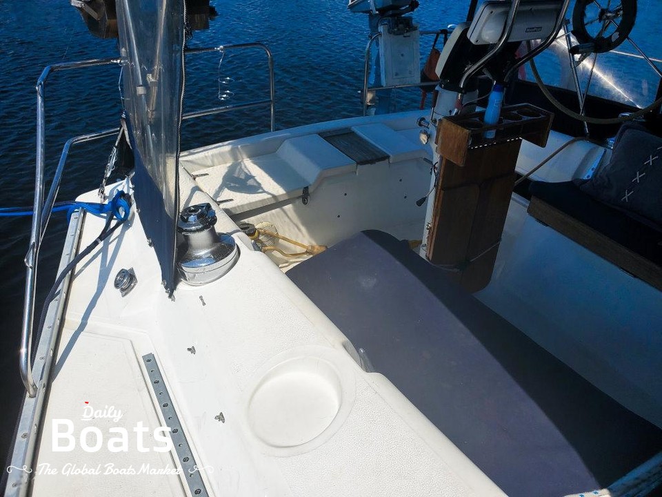 1986 Hunter Legend 40 for sale. View price, photos and Buy 1986 Hunter ...