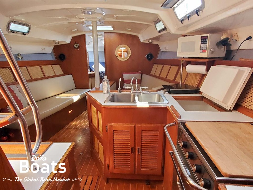 1986 Hunter Legend 40 for sale. View price, photos and Buy 1986 Hunter ...