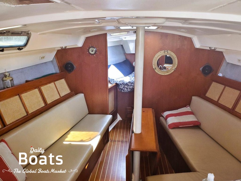 1986 Hunter Legend 40 for sale. View price, photos and Buy 1986 Hunter ...