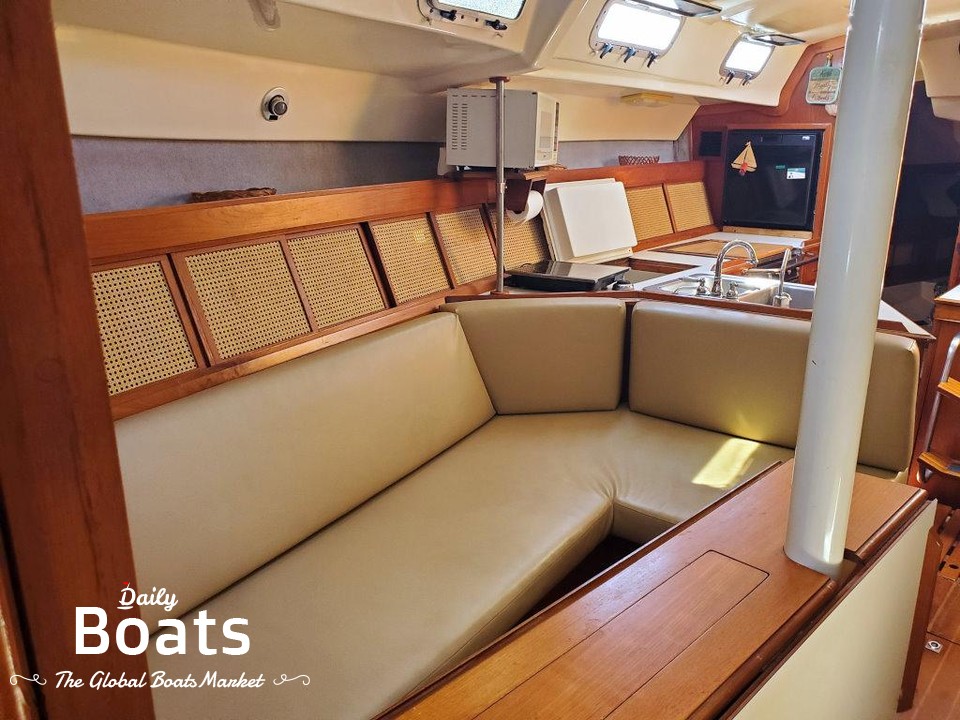 1986 Hunter Legend 40 for sale. View price, photos and Buy 1986 Hunter ...