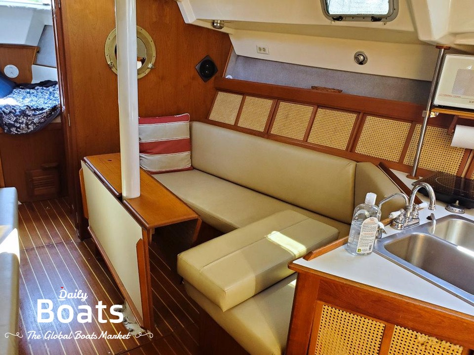 1986 Hunter Legend 40 for sale. View price, photos and Buy 1986 Hunter ...