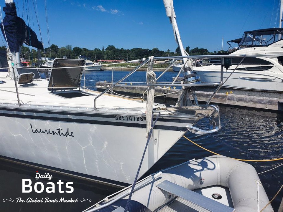 1986 Hunter Legend 40 for sale. View price, photos and Buy 1986 Hunter ...