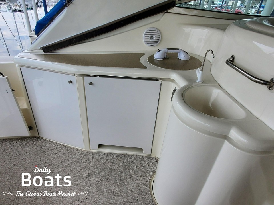 2001 Cruisers Yachts 4270 Express for sale. View price, photos and Buy ...