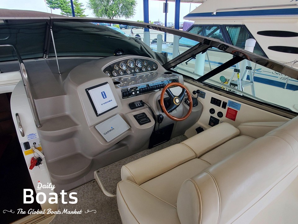 2001 Cruisers Yachts 4270 Express for sale. View price, photos and Buy ...