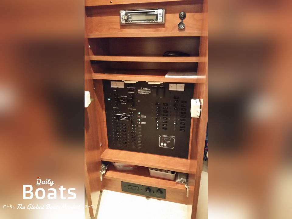 2008 Rinker 370 Express Cruiser for sale. View price, photos and Buy ...