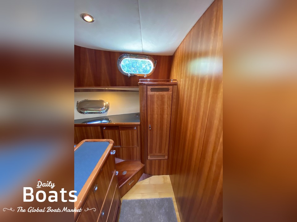 2009 Hunt Yachts 52 for sale. View price, photos and Buy 2009 Hunt ...