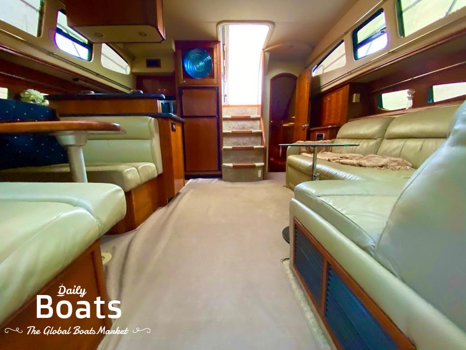 2005 Cruisers Yachts 405 Express Motoryacht for sale. View price ...