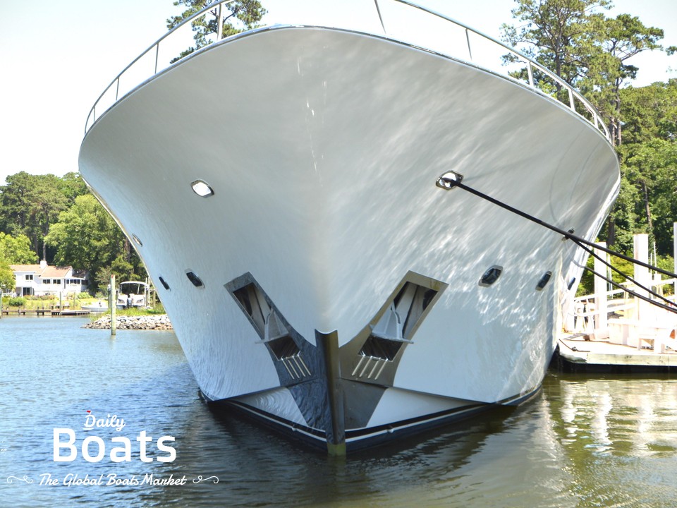 2003 Crescent 121 Raised Pilothouse Motoryacht for sale. View price ...