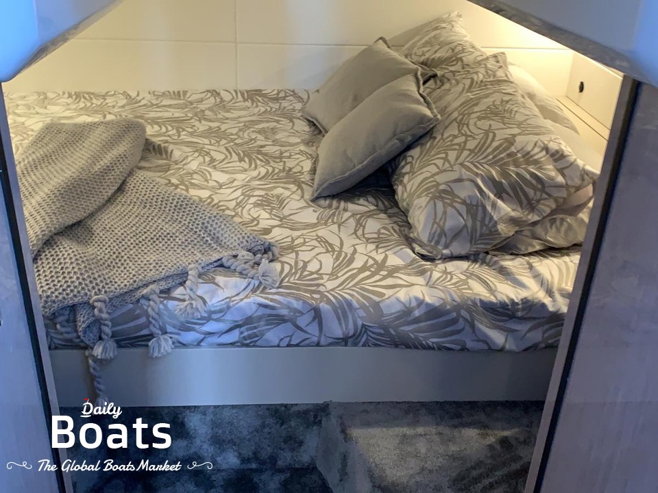 2021 Fairline F//Line 33 for sale. View price, photos and Buy 2021 ...