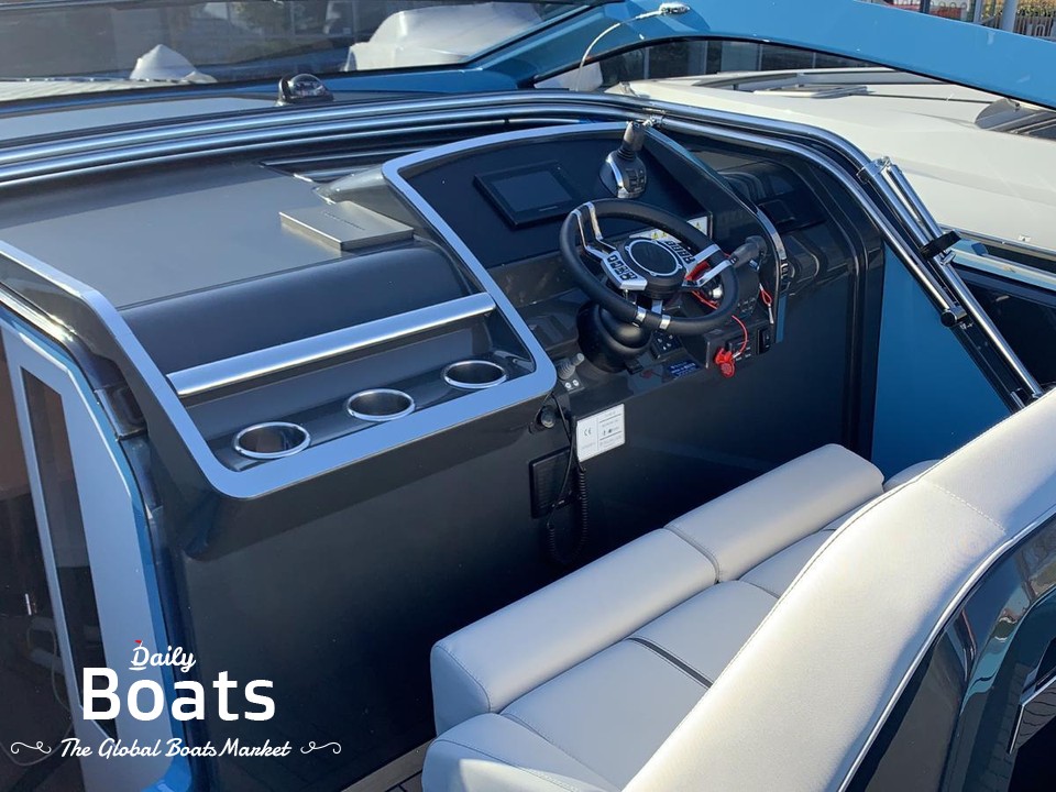 2021 Fairline F//Line 33 for sale. View price, photos and Buy 2021 ...