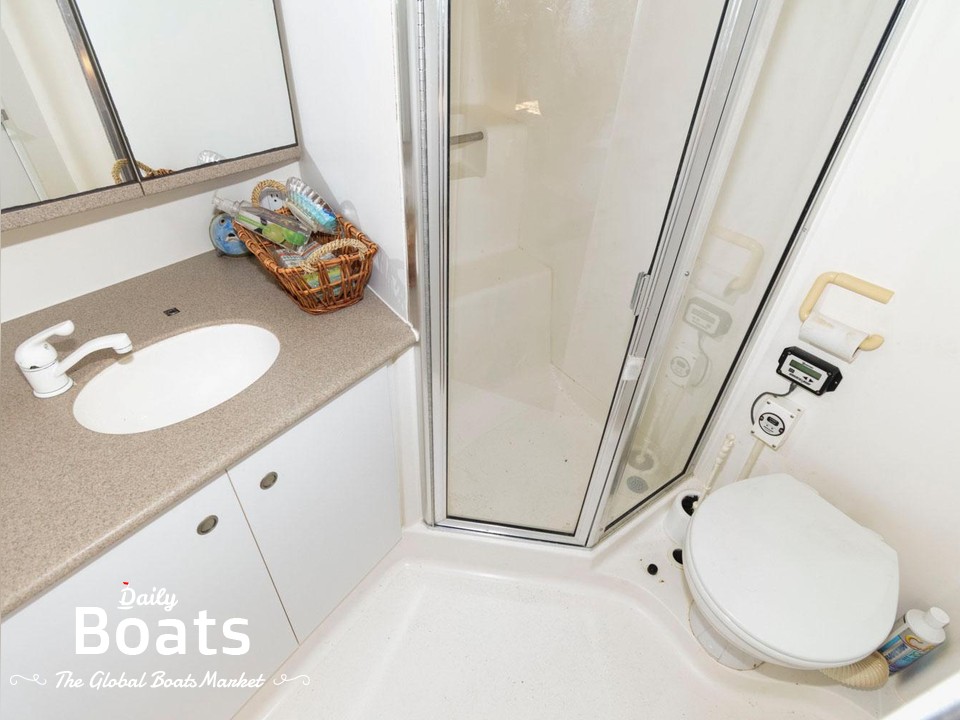 1996 Silverton 402 Motor Yacht for sale. View price, photos and Buy ...