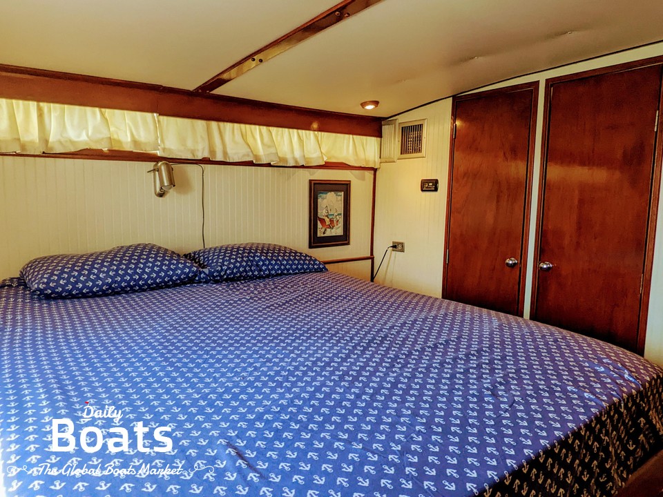 1969 Pacemaker Alglas Cockpit Motoryacht for sale. View price, photos ...