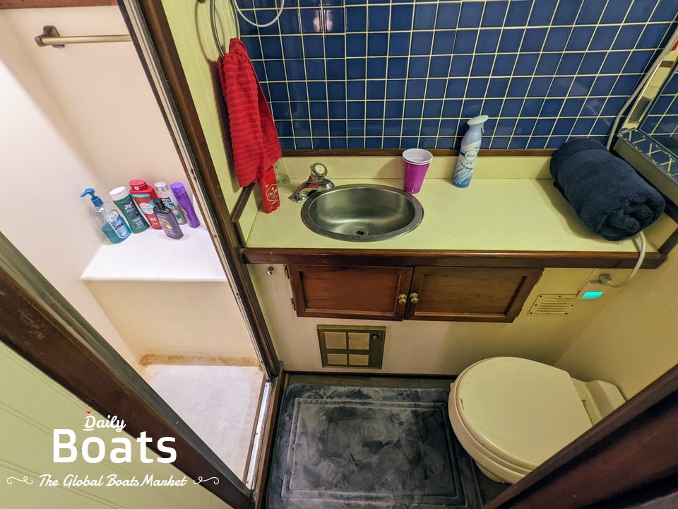 1969 Pacemaker Alglas Cockpit Motoryacht for sale. View price, photos ...