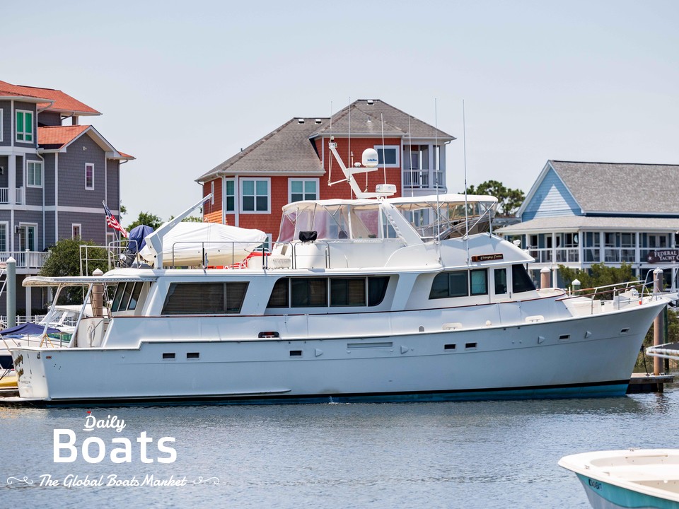 Yachts Hatteras 70 long range cruiser for sale - Daily Boats