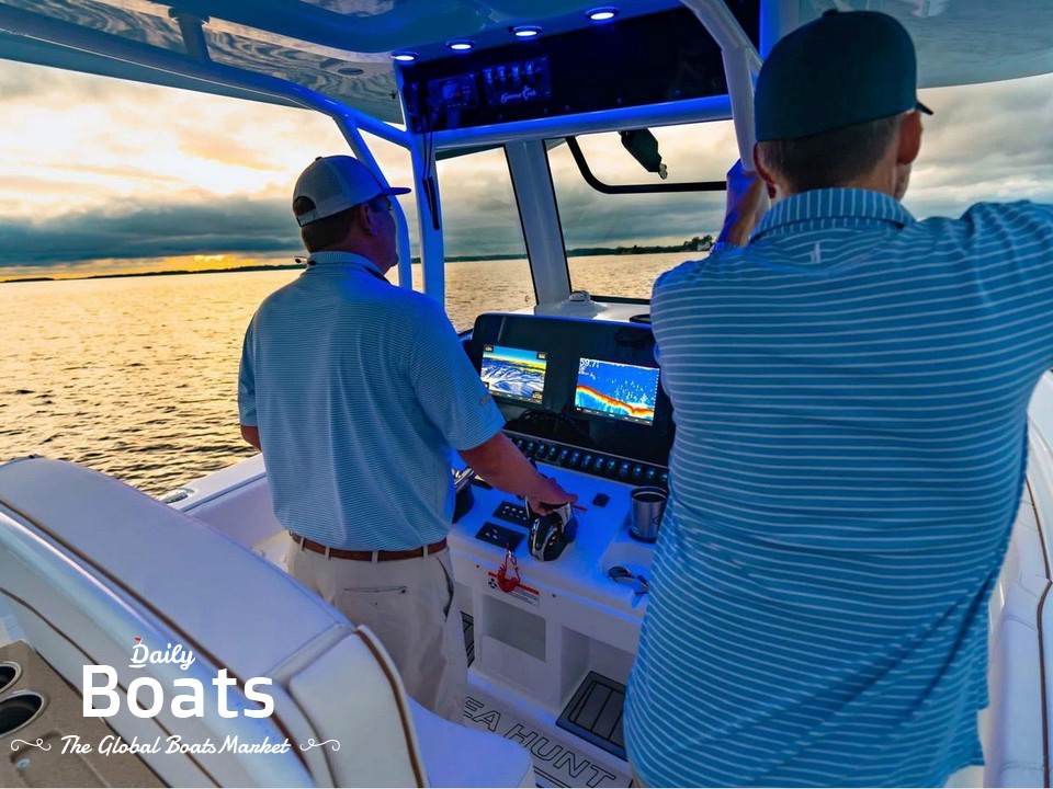 2022 Sea Hunt Ultra 305 for sale. View price, photos and Buy 2022 Sea Hunt Ultra 305 #341110