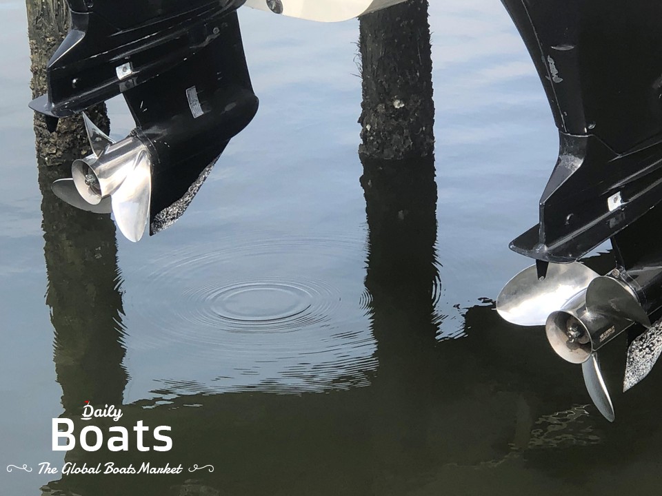 2005 World Cat 270 Ec for sale. View price, photos and Buy 2005 World ...