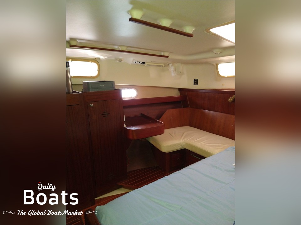 1997 Hunter 45 Center Cockpit for sale. View price, photos and Buy 1997 ...