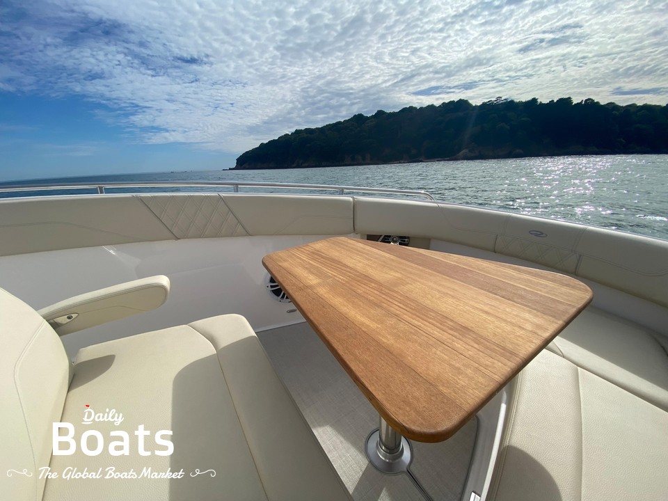 2020 Regal 33 Sav for sale. View price, photos and Buy 2020 Regal 33 ...