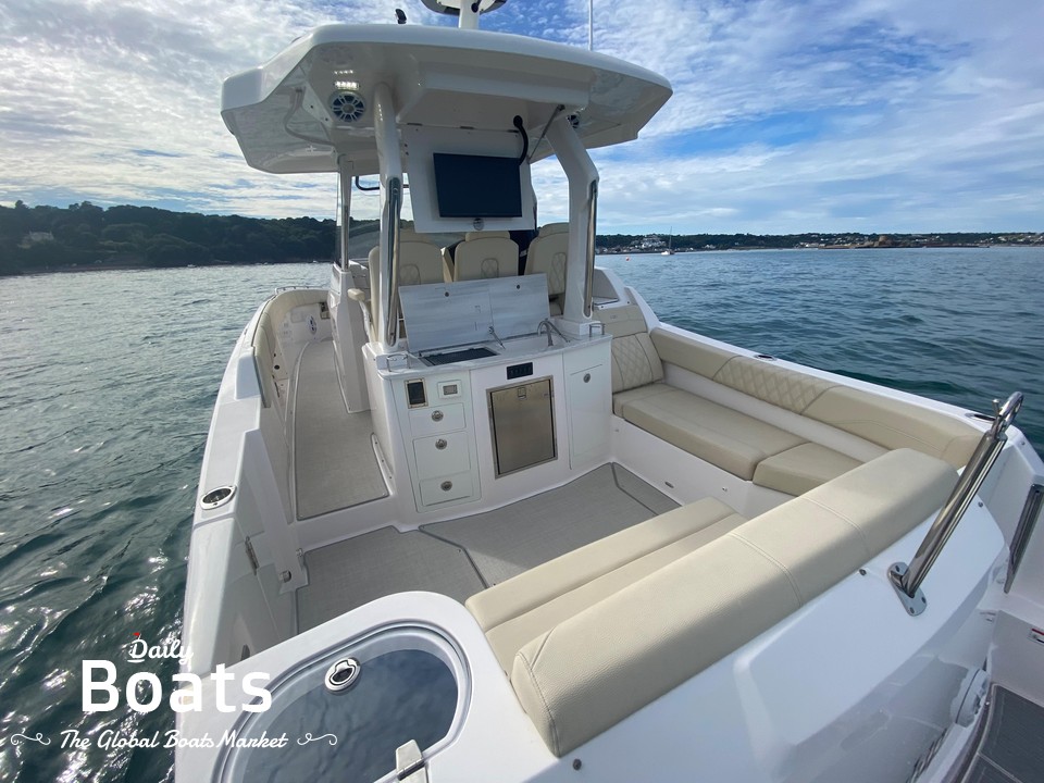 2020 Regal 33 Sav for sale. View price, photos and Buy 2020 Regal 33 ...