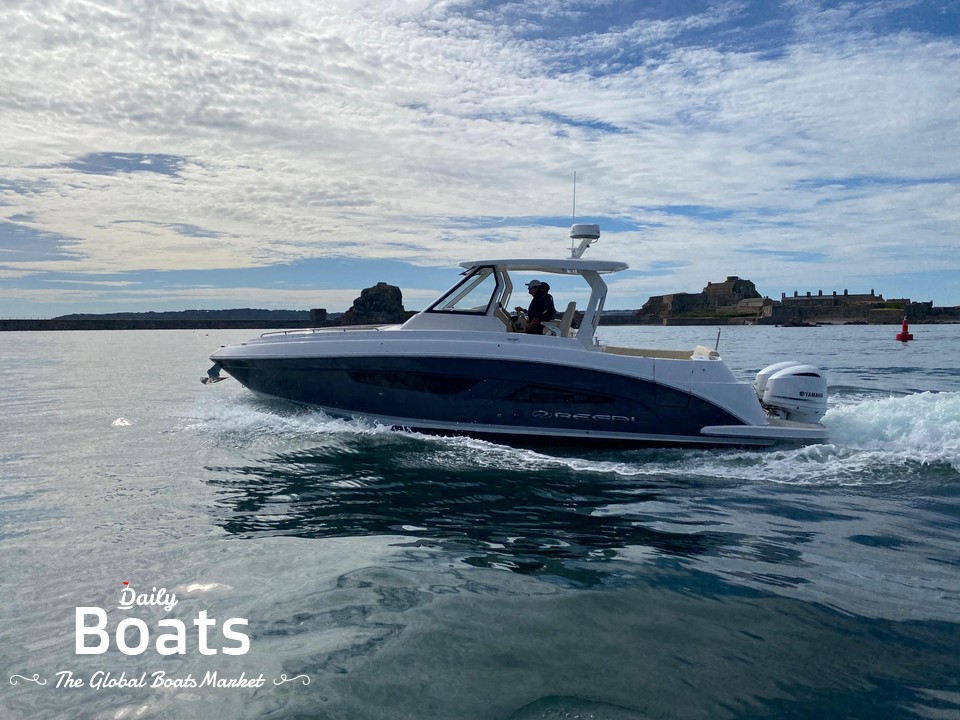 2020 Regal 33 Sav for sale. View price, photos and Buy 2020 Regal 33 ...