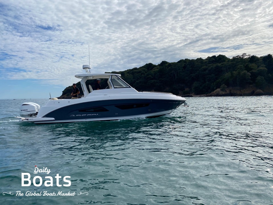 2020 Regal 33 Sav for sale. View price, photos and Buy 2020 Regal 33 ...