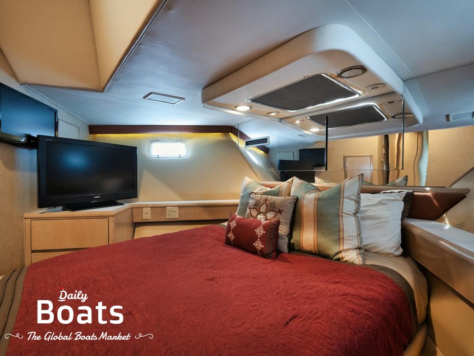 1998 Hatteras 74 Cockpit Motor Yacht for sale. View price, photos and ...