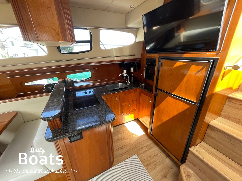 2005 Cruisers Yachts 405 Express Motoryacht for sale. View price ...