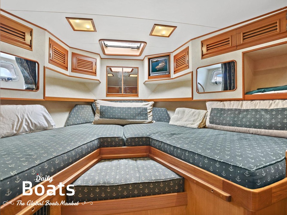 1994 Offshore Yachts Flush Deck Motor for sale. View price, photos and Buy 1994 Offshore Yachts ...