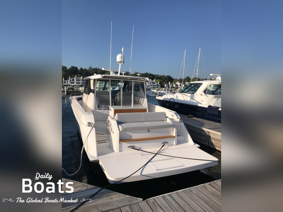 2017 Tiara Yachts Q44 for sale. View price, photos and Buy 2017 Tiara ...