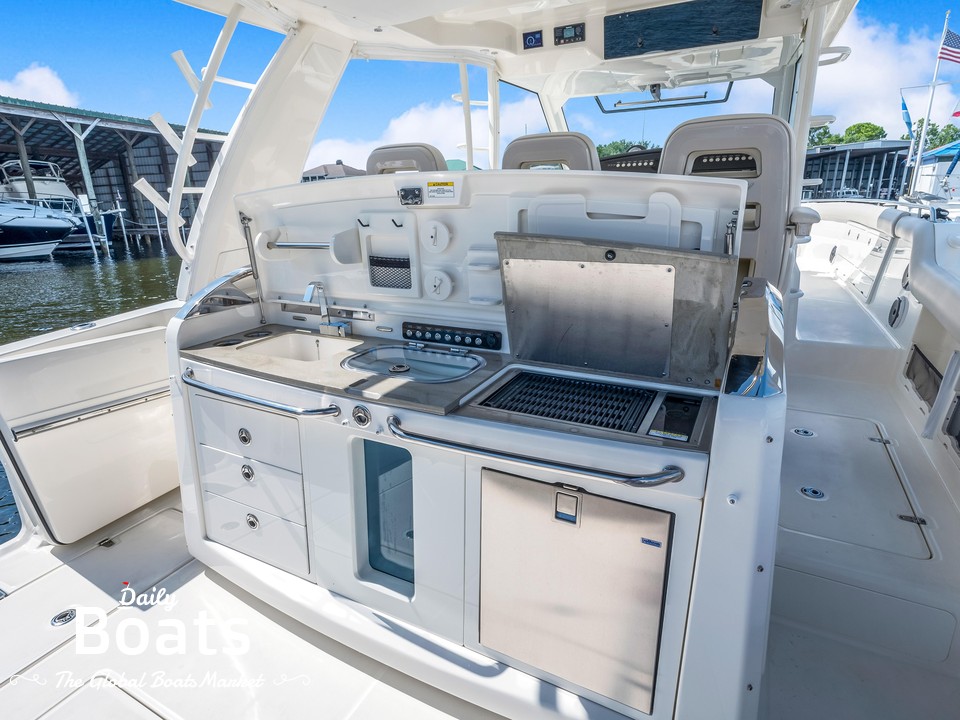 2020 Boston Whaler 420 Outrage for sale. View price, photos and Buy ...