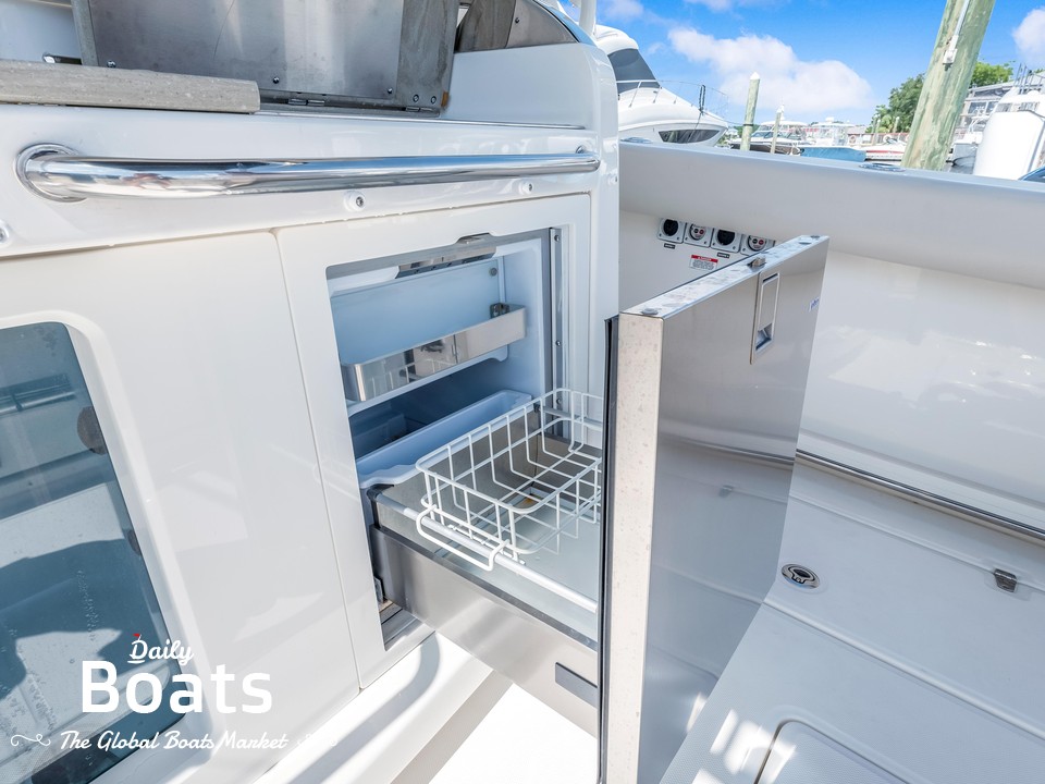 2020 Boston Whaler 420 Outrage for sale. View price, photos and Buy ...