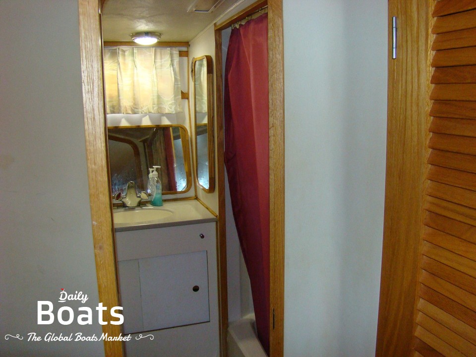 1989 Chris-Craft 42 for sale. View price, photos and Buy 1989 Chris ...