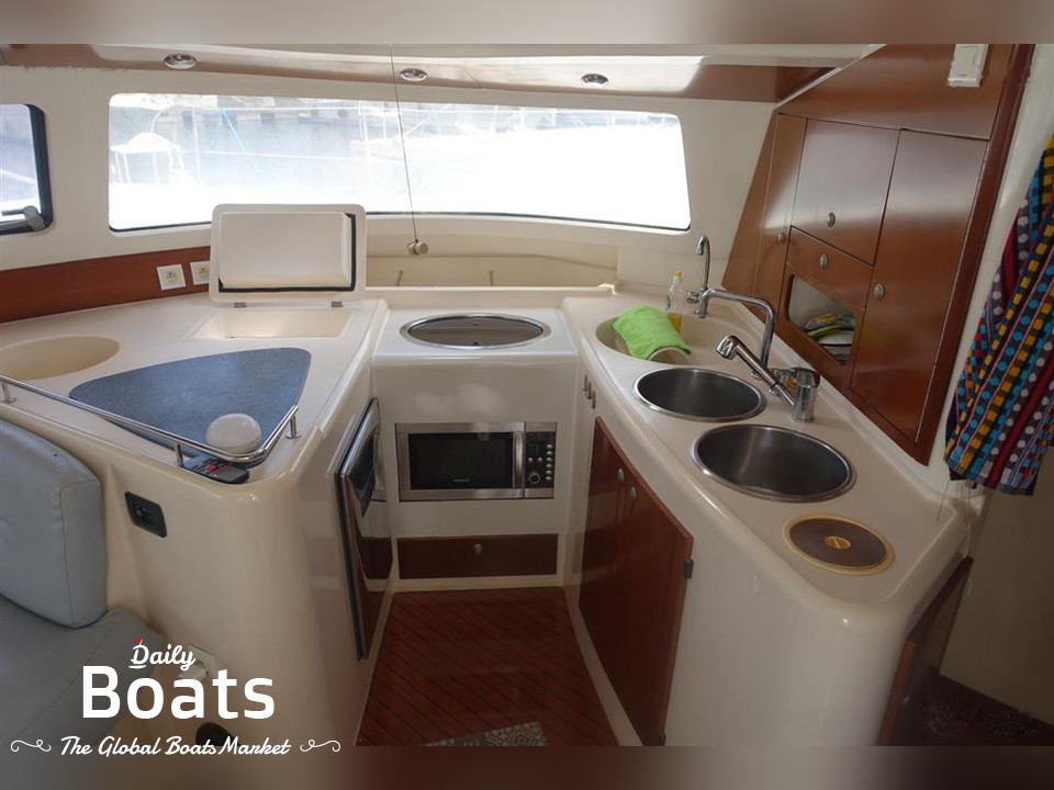 2004 Fountaine Pajot Belize 43 for sale. View price, photos and Buy ...